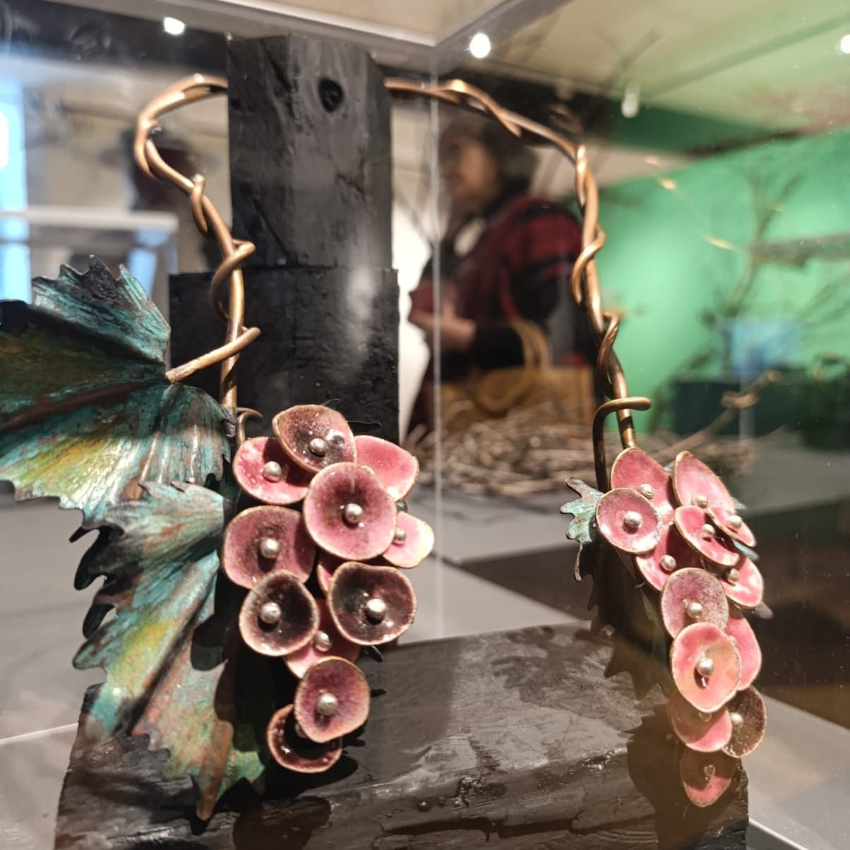 Universidad de Valparaíso - Diseñadora UV expuso en México su trabajo de orfebrería en cobre ...